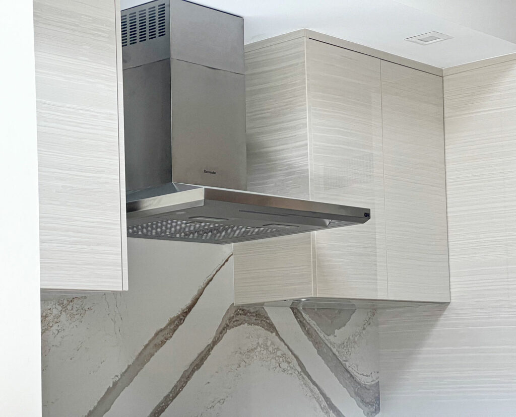 "Barbara" Kitchen - Kinon Surface Design Inc.